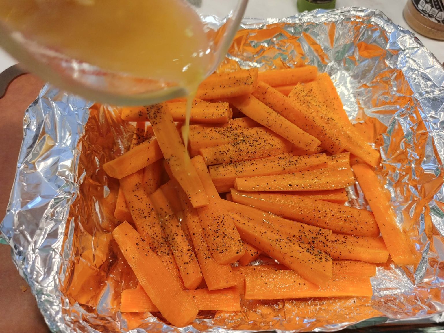 Honey Garlic Glazed Roasted Carrots - U Keep Cooking