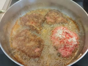 Easy Garlic Swiss Steak - U Keep Cooking