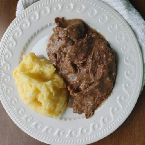 Easy Garlic Swiss Steak - U Keep Cooking