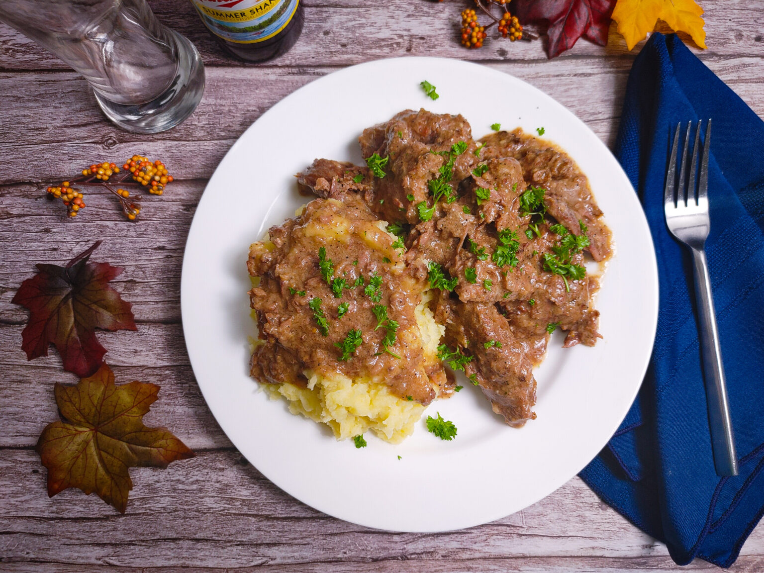 Easy Garlic Swiss Steak - U Keep Cooking