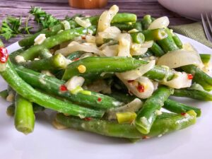 Easy Garlic-Infused Sautéed Green Beans - U Keep Cooking
