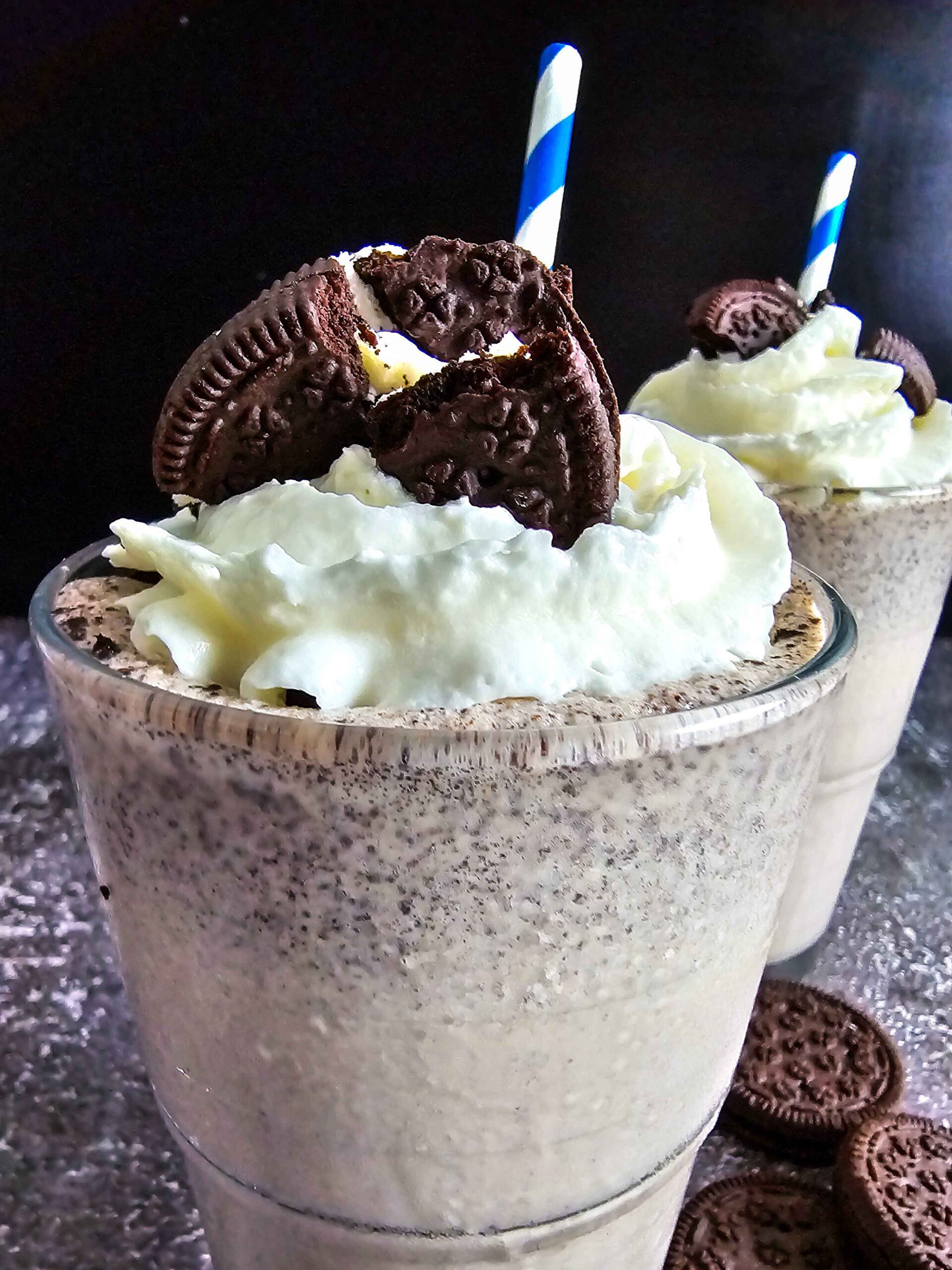 Quick and Creamy Cookies 'n' Cream Milkshake - U Keep Cooking