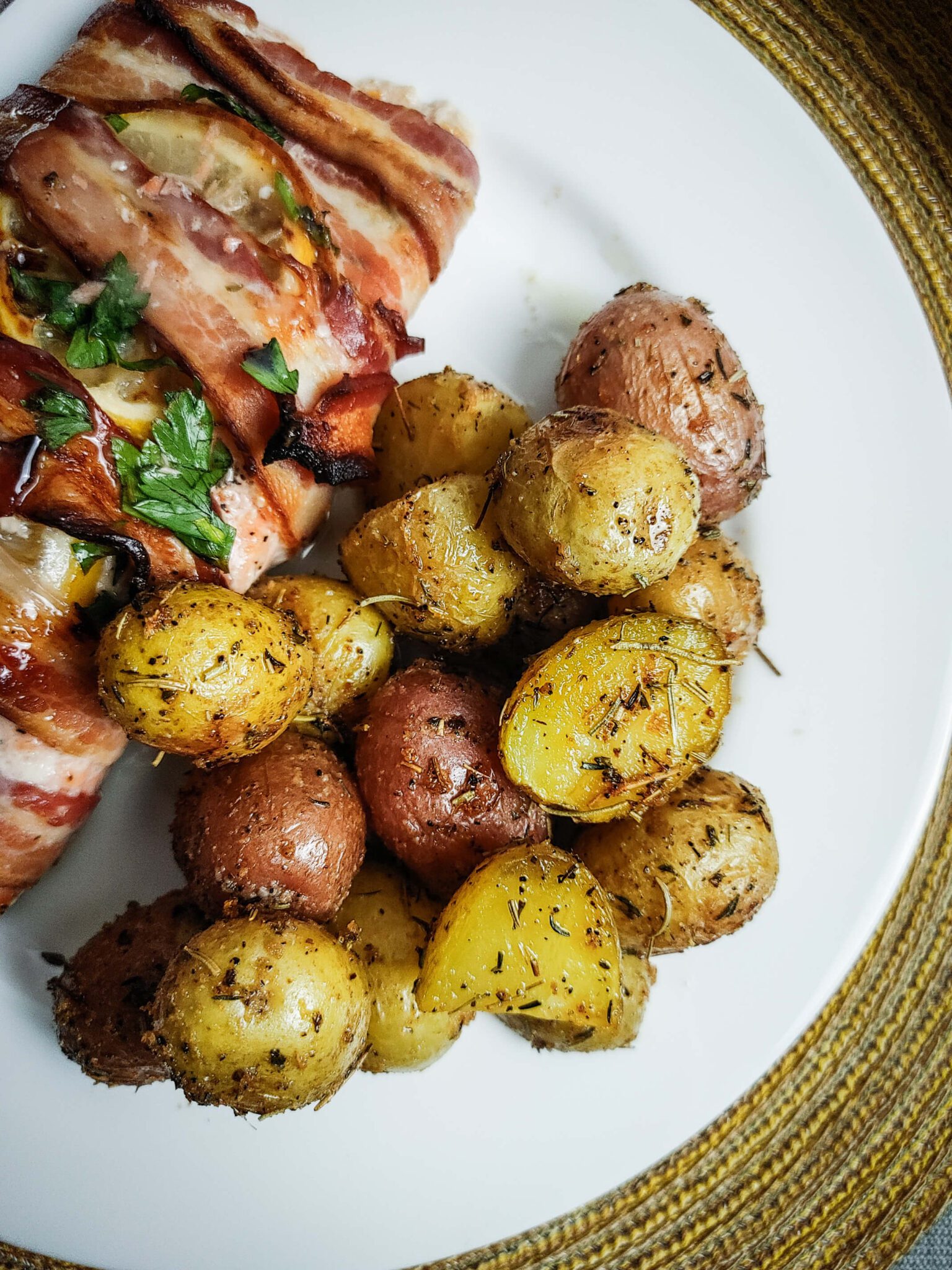 Simple Garlic Herb Roasted Potatoes - U Keep Cooking