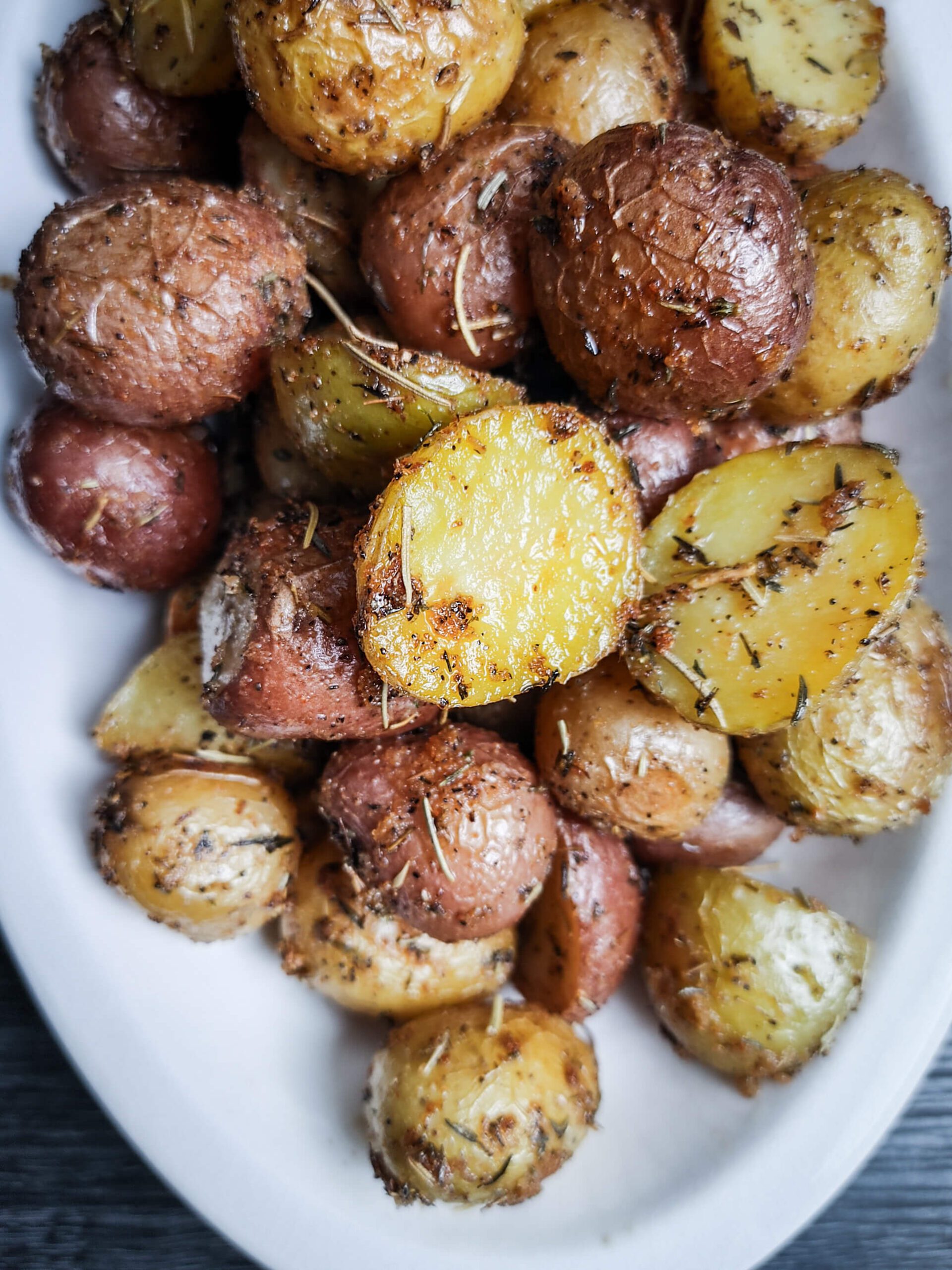 Simple Garlic Herb Roasted Potatoes - U Keep Cooking