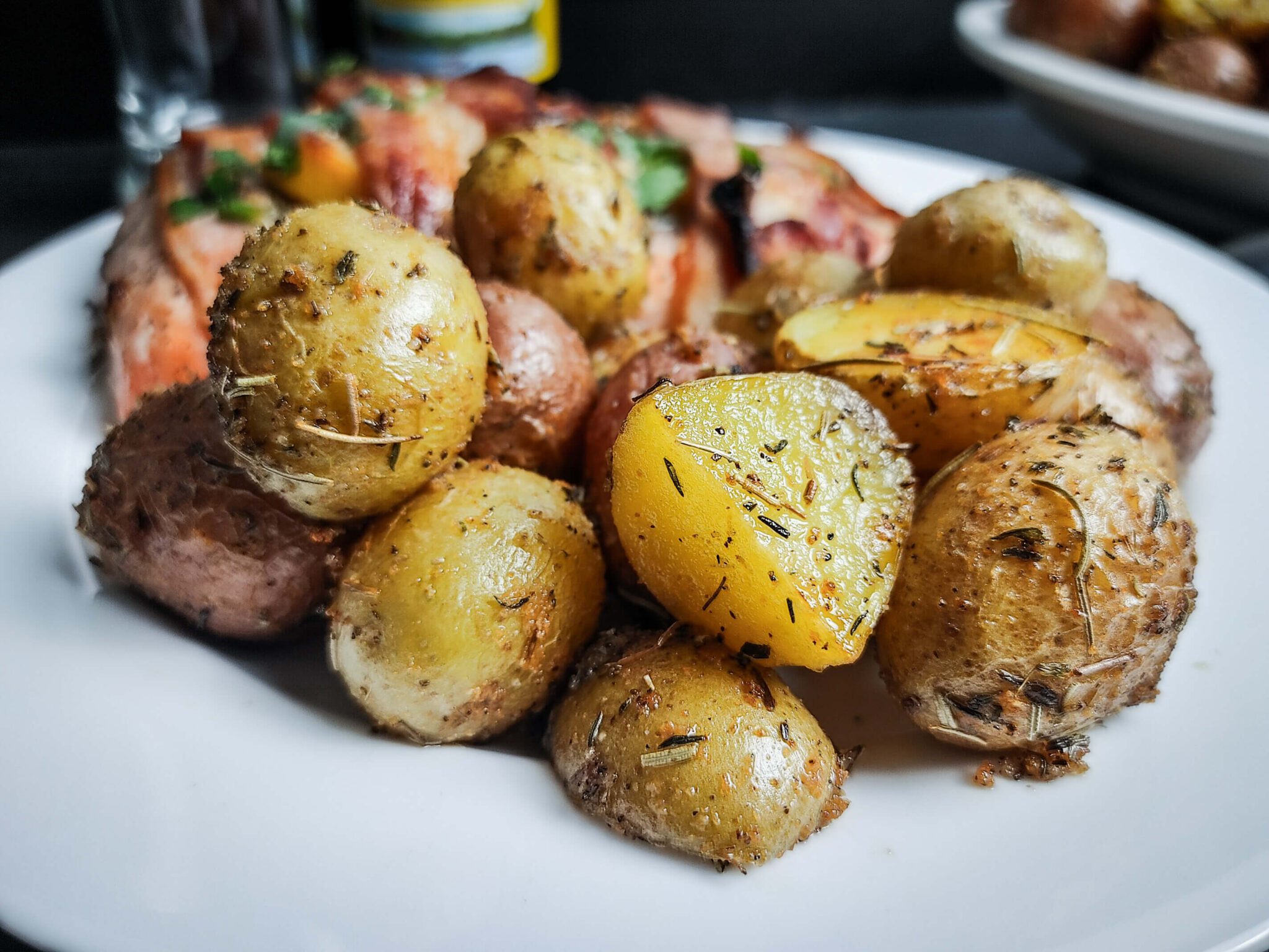 Simple Garlic Herb Roasted Potatoes - U Keep Cooking