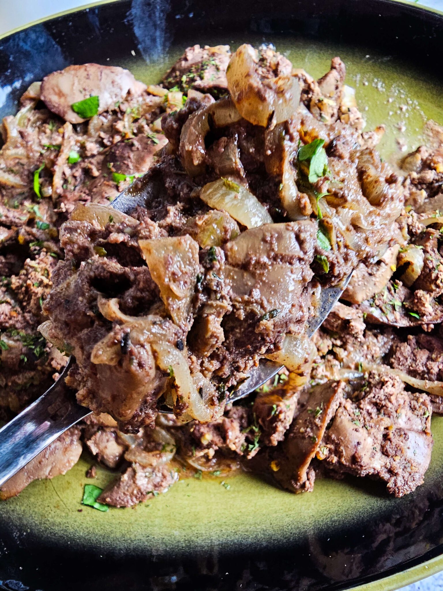 Easy Skillet Chicken Livers with Cream and White Wine - U Keep Cooking
